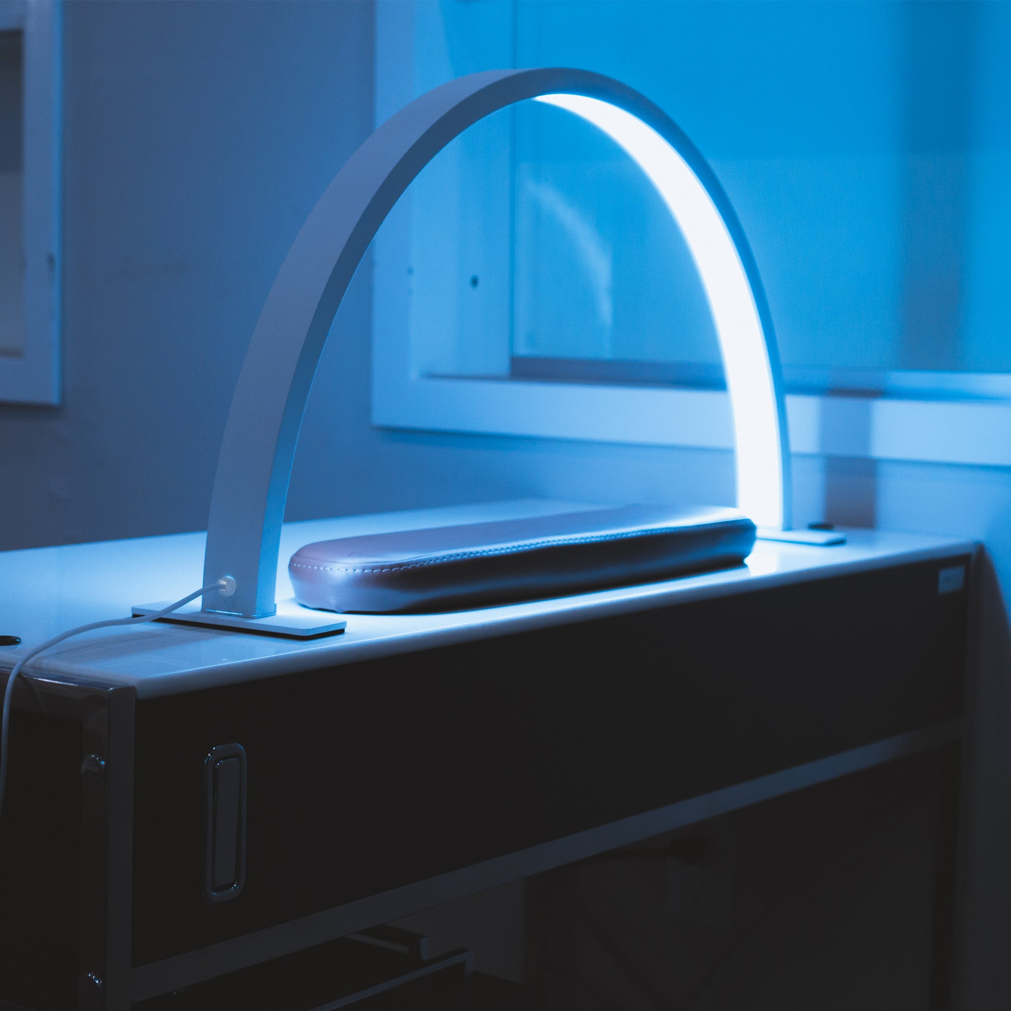 Half-Moon Nail Table LED Lamp 36W – Lexor